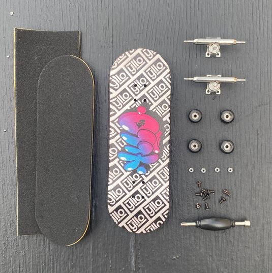 Yllo Fingerboard Simon Dee – Precision Skateshop